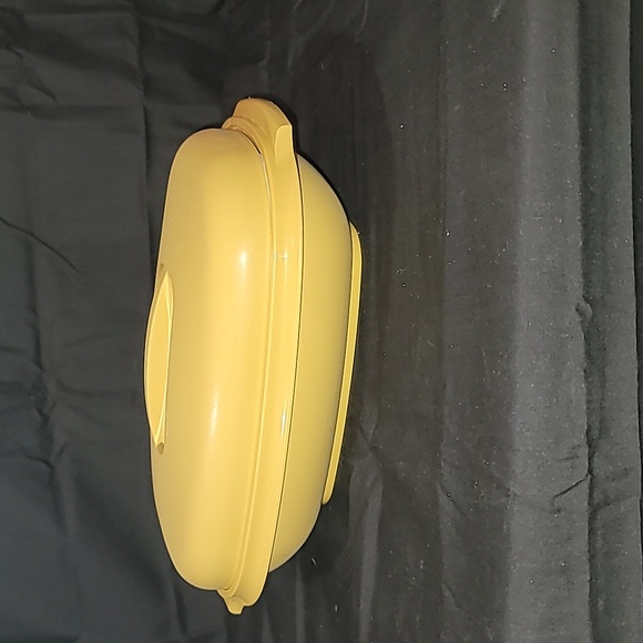 Tupperware | Kitchen | Vintage Tupperware Harvest Gold Microwave ...